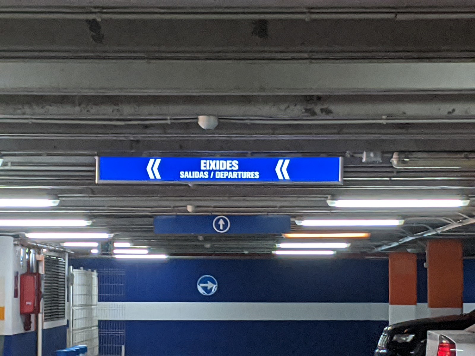 Rotulación en parking con iluminación led | Mercurio Marketing